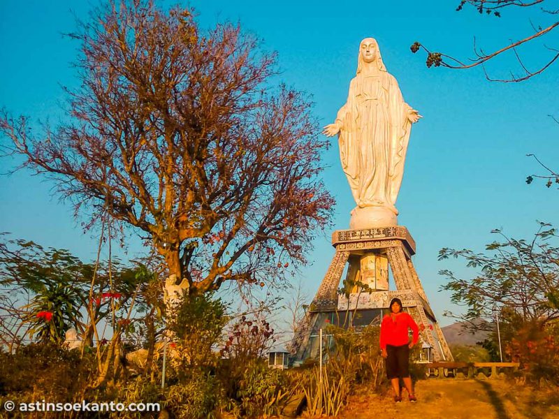 Desa Sikka, Berburu Kain Tenun Maumere — Astin Soekanto