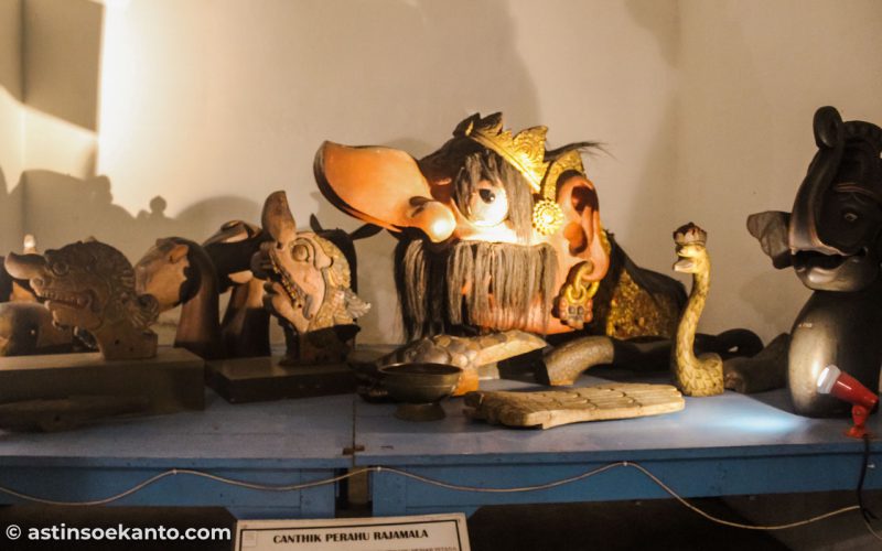 Yang Mistis dan Legendaris di Museum Radya Pustaka Solo — Astin Soekanto