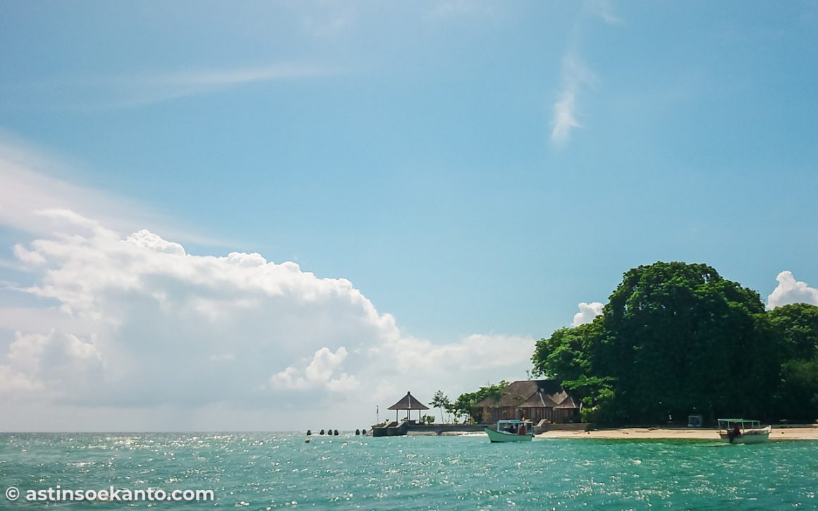 Makan Siang Sambil Menikmati Keindahan Pantai Pulau Samalona — Astin ...